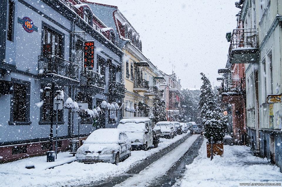 Let it snow! - Batumi becomes a winter wonderland - GeorgianJournal