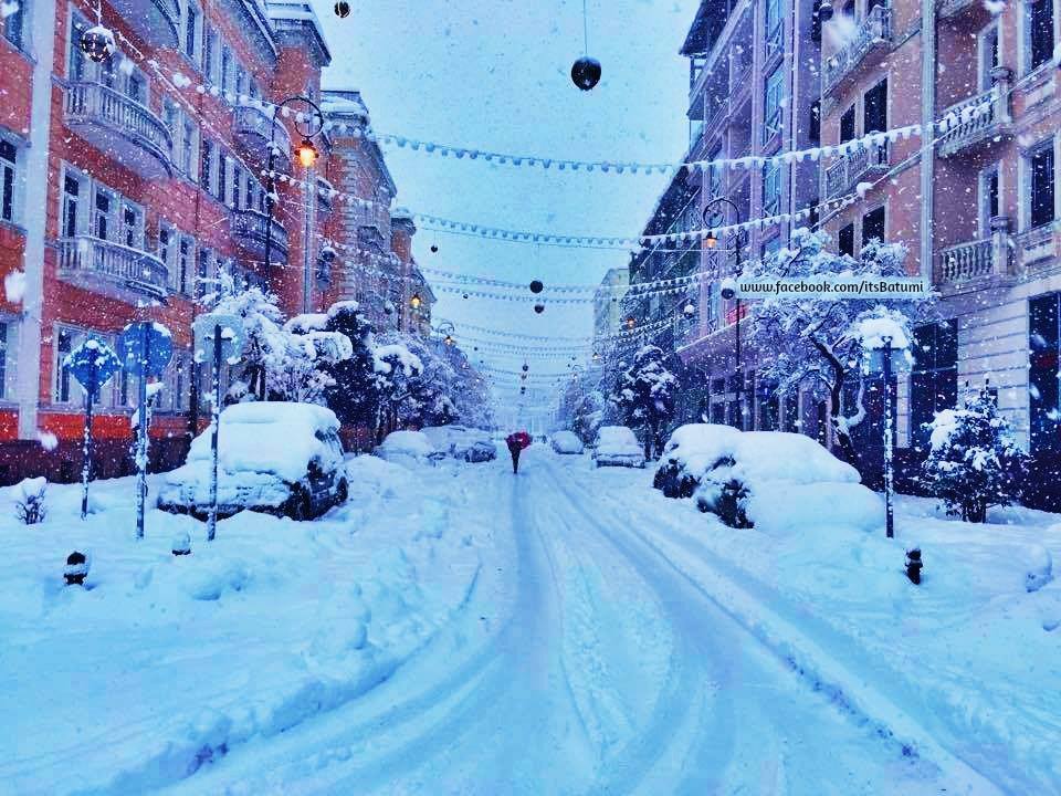 Let it snow! - Batumi becomes a winter wonderland - GeorgianJournal