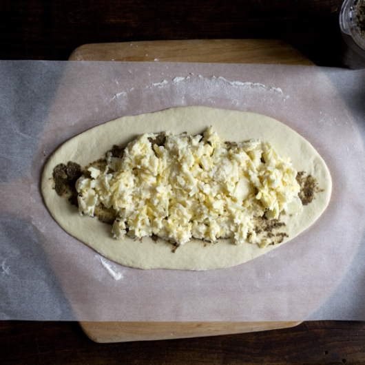 LET’S CATCH-A-PURI – Most unusual way to cook Khachapuri - GeorgianJournal